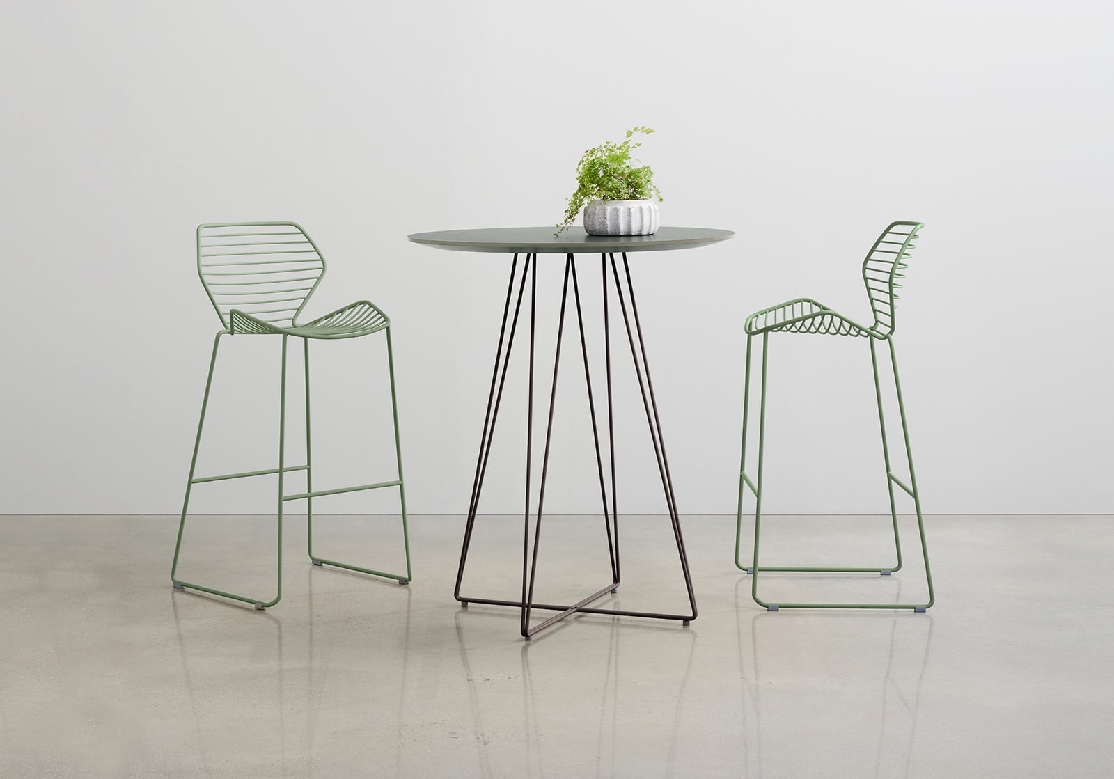 Ginkgo Wire Barstool | Davis Furniture